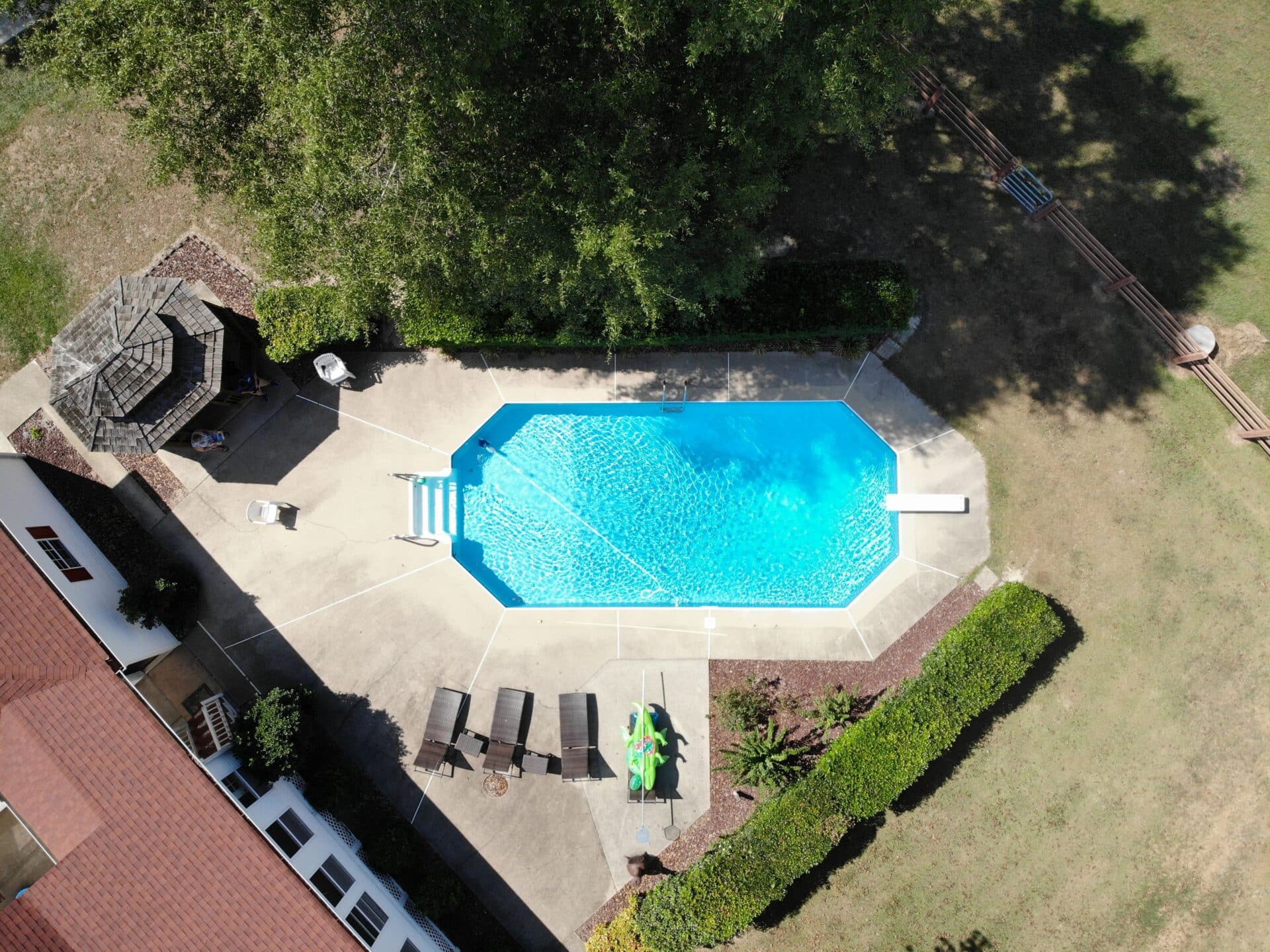 Renovating Old Fiberglass Steps (Vinyl Remodel) - J&M Pools